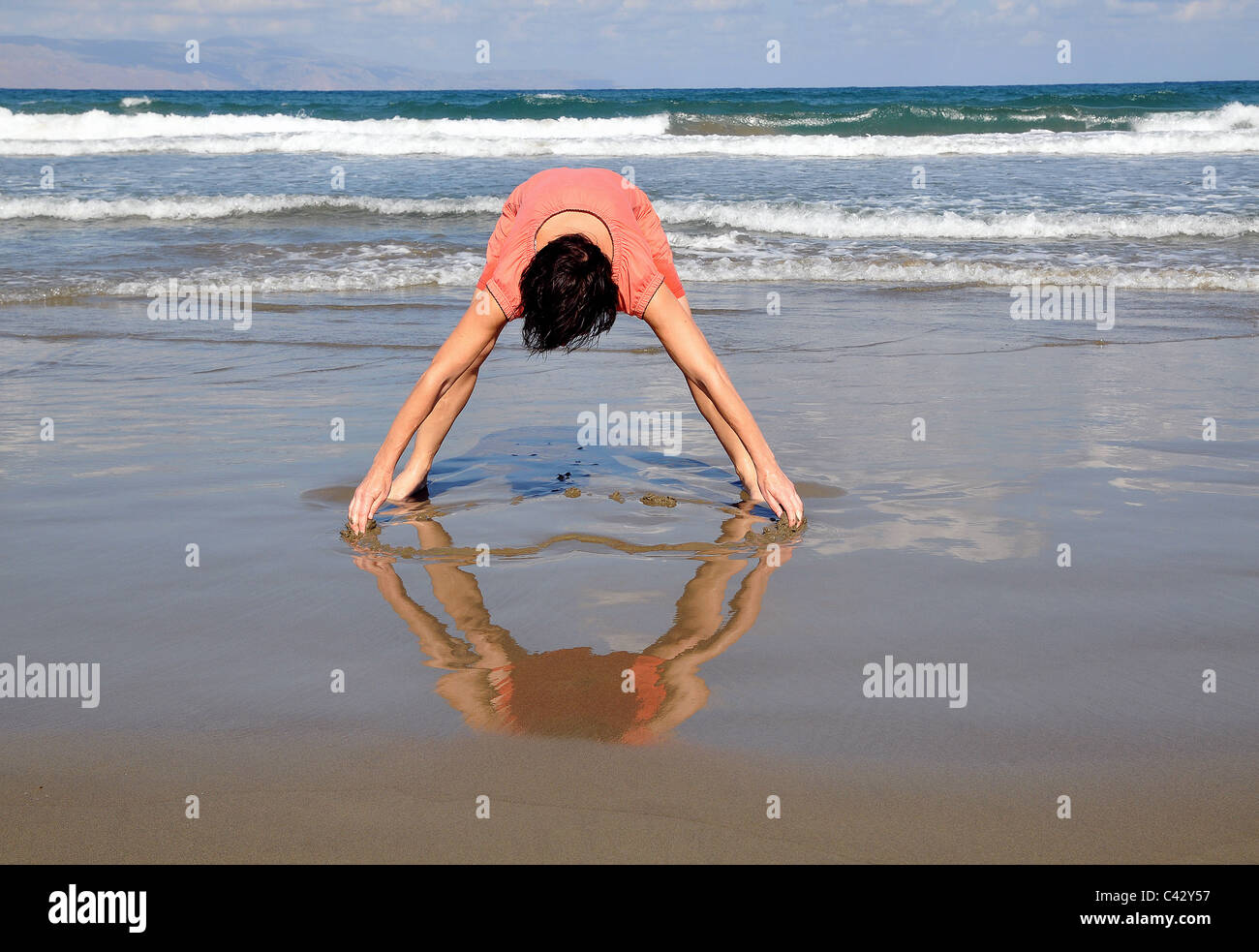 Shaping sand hi-res stock photography and images - Alamy