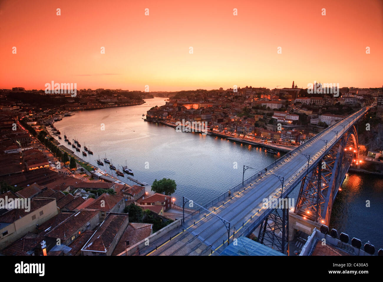 Ponte D. Luis I and Douro river, Porto (UNESCO World Heritage ...