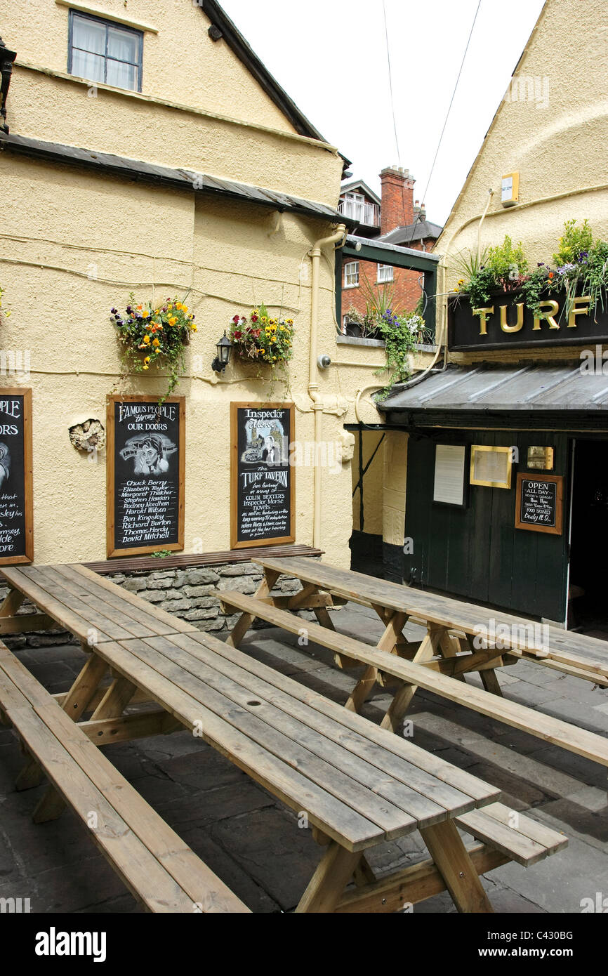The turf tavern hi-res stock photography and images - Alamy