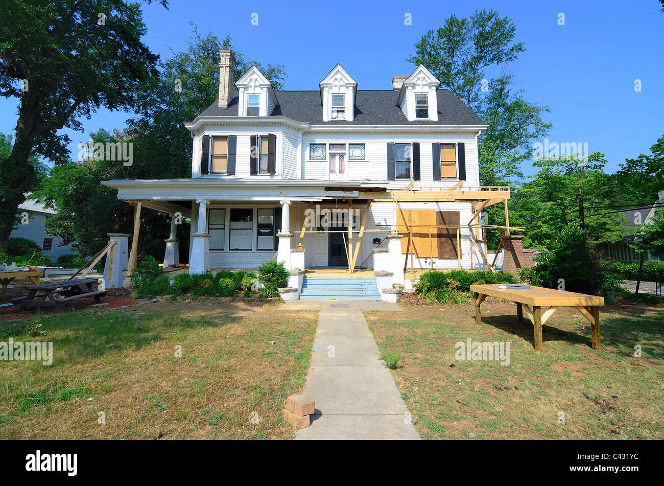 Repair to historic structure hi-res stock photography and images - Alamy