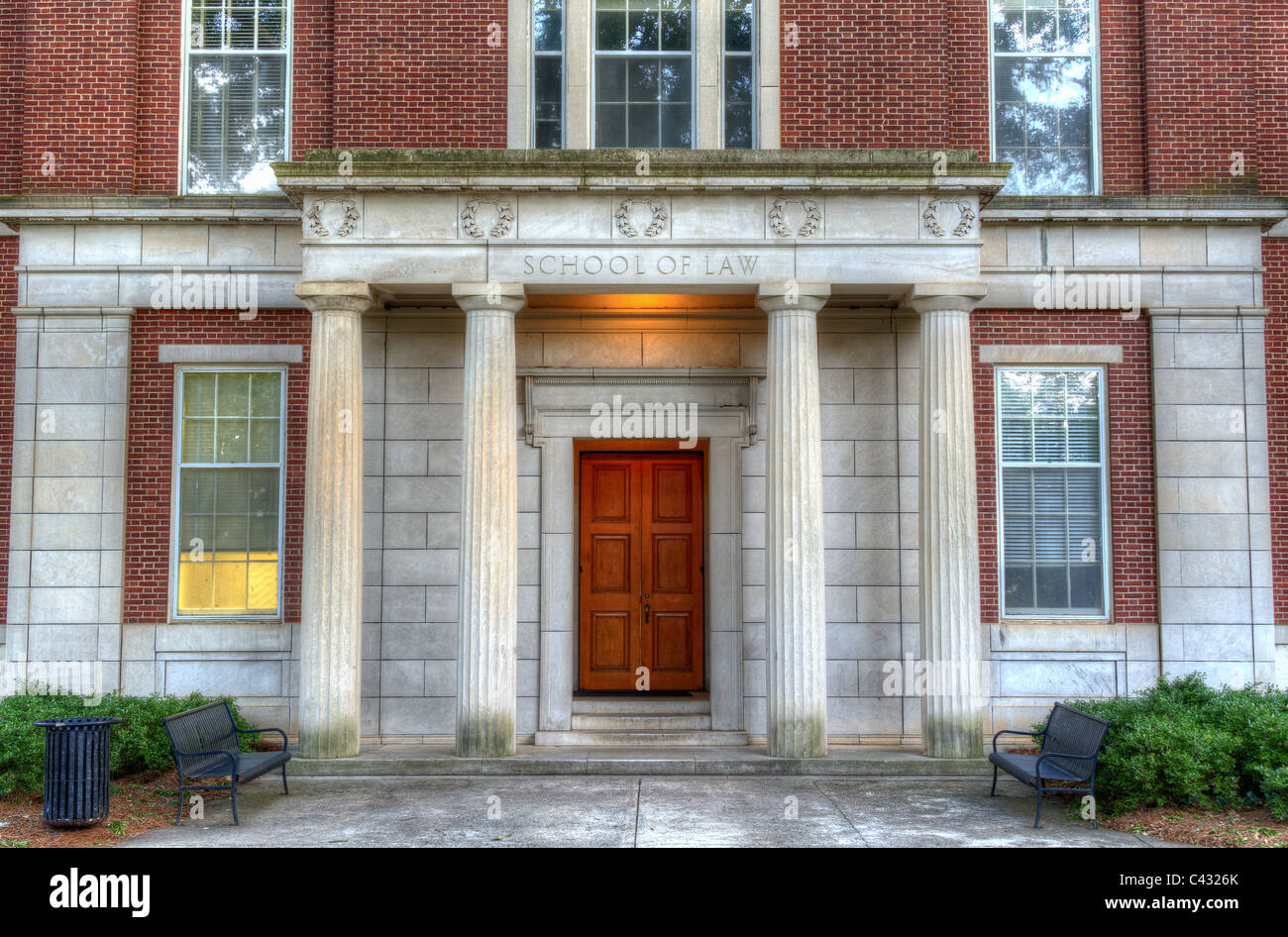 University school of law building Stock Photo - Alamy