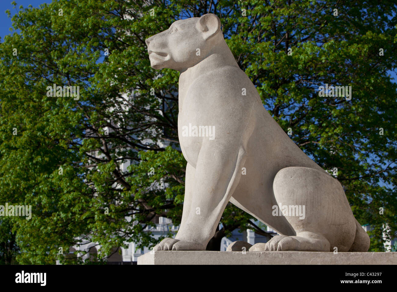 Statue of a lioness outside the Park pavilion (1825) at Kolomenskoye ...