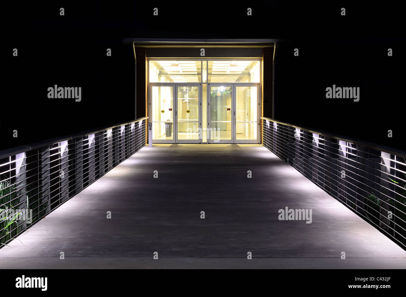 Lit architecture hi-res stock photography and images - Alamy