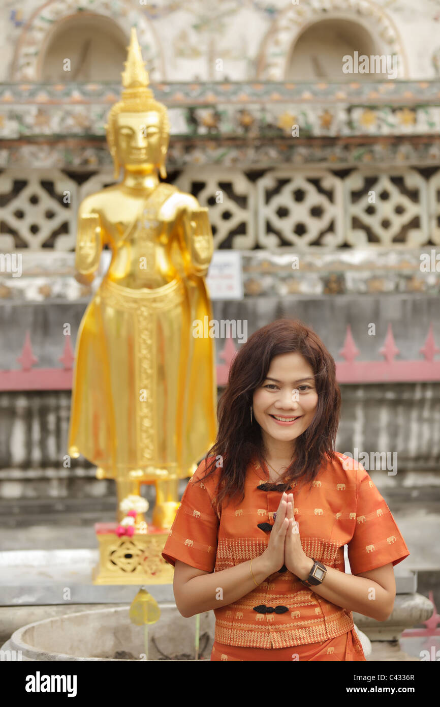 Praying hands statue hi-res stock photography and images - Alamy