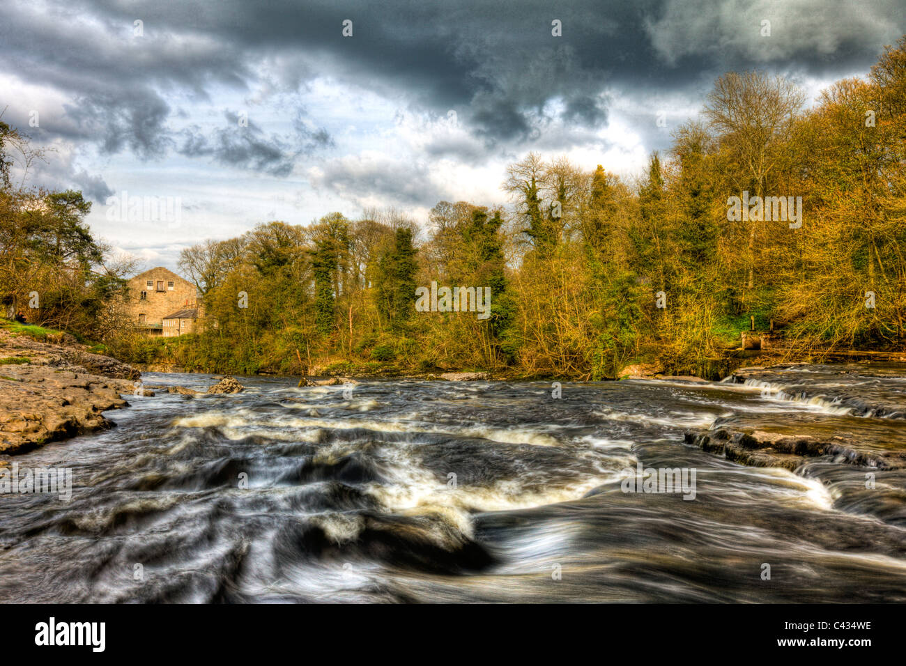 Aysgarth Falls, Aysgarth, Yorkshire, England dramatic waterfalls Stock ...