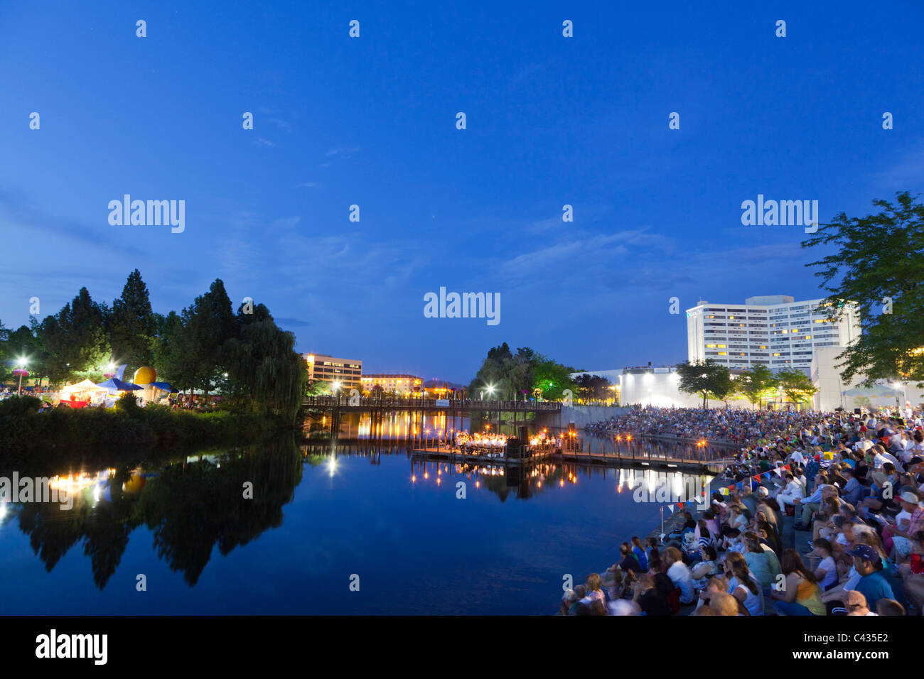 Royal fireworks hi-res stock photography and images - Alamy