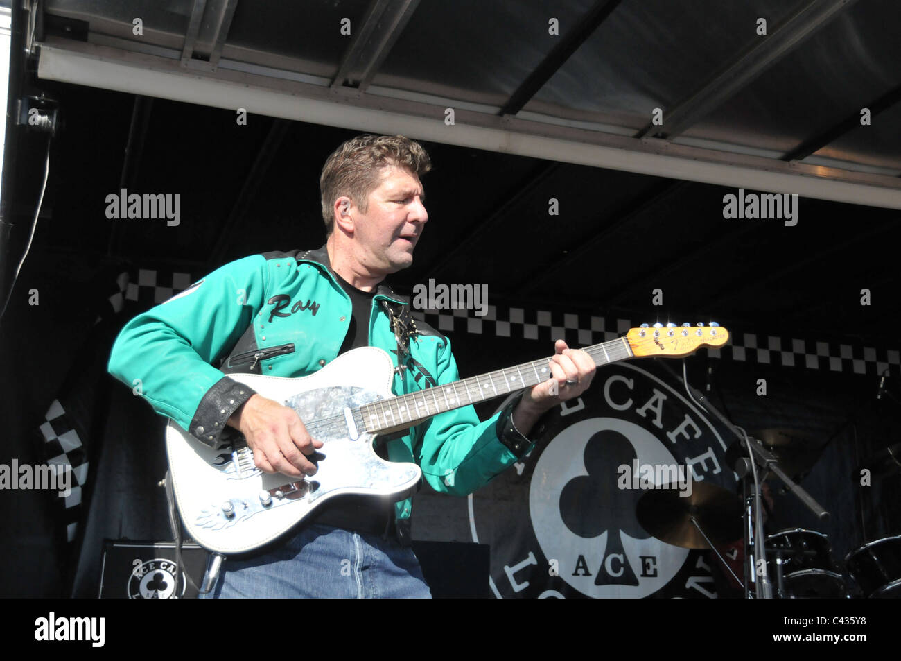 Jet guitarist hi-res stock photography and images - Alamy