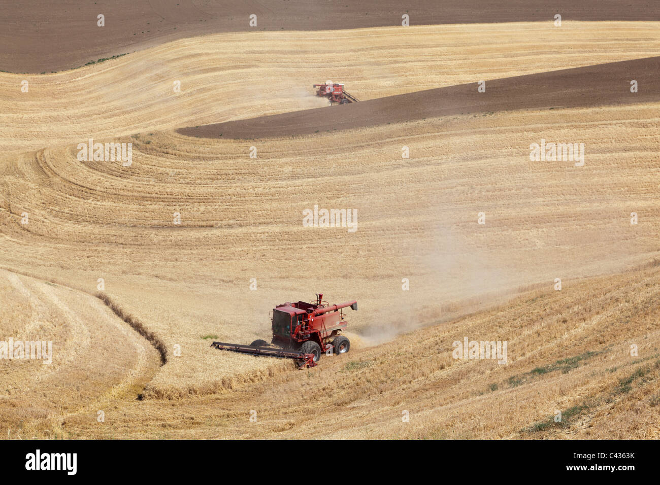 Case combine harvester hi-res stock photography and images - Alamy
