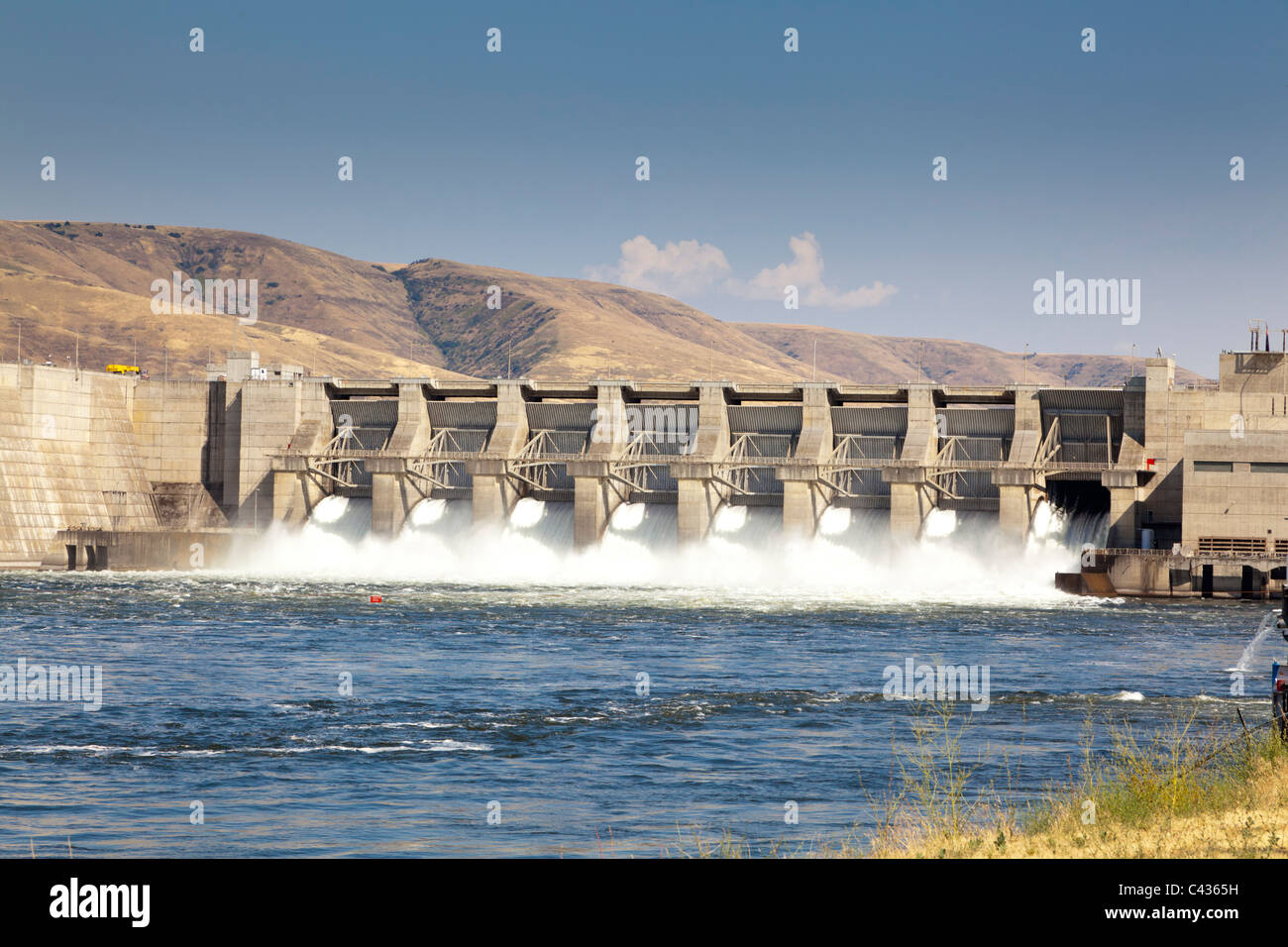 Lower granite dam hi-res stock photography and images - Alamy