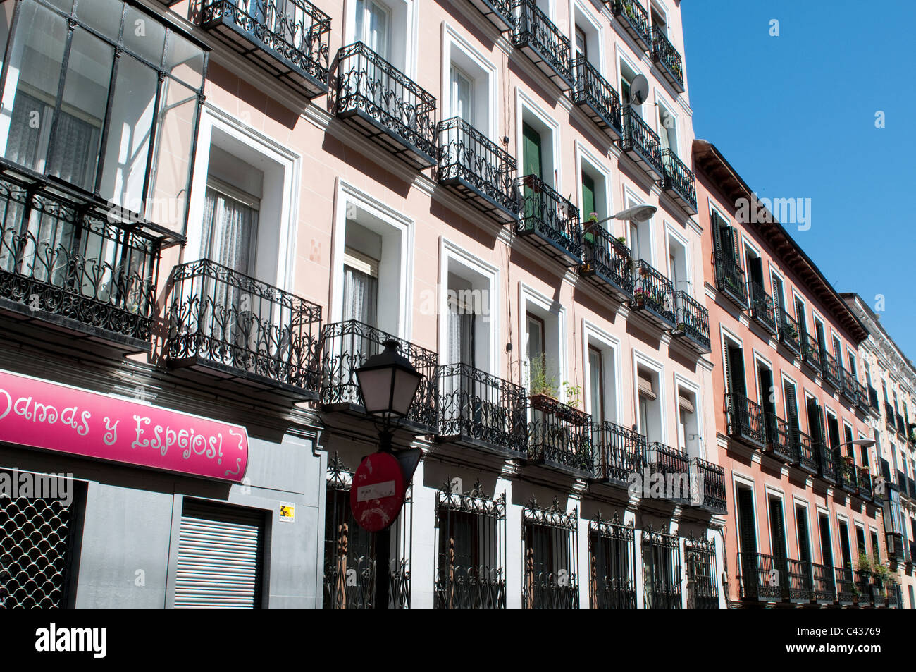 Spanish apartment blocks hi-res stock photography and images - Alamy