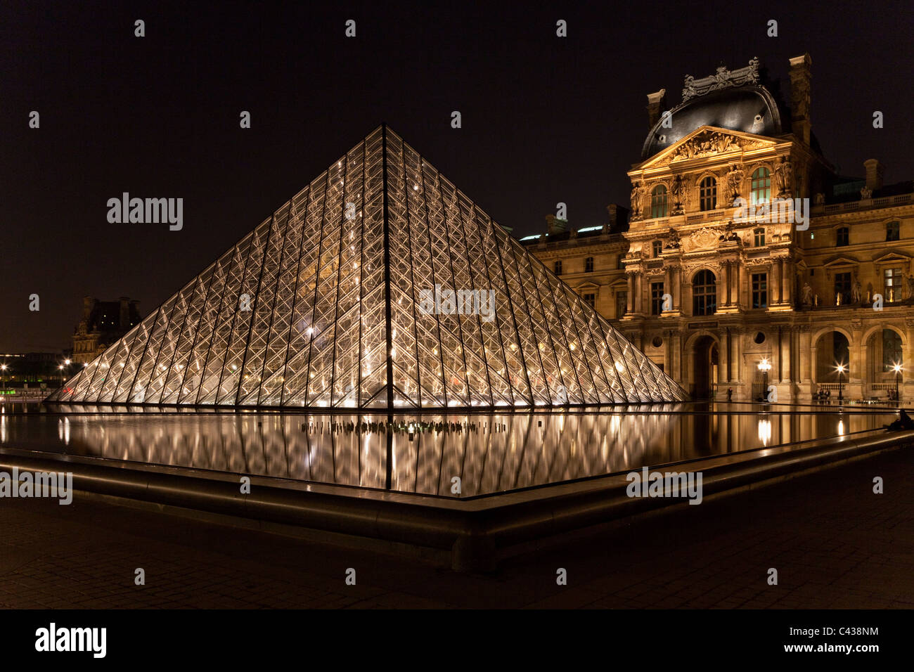 Louvre triangle hi-res stock photography and images - Alamy