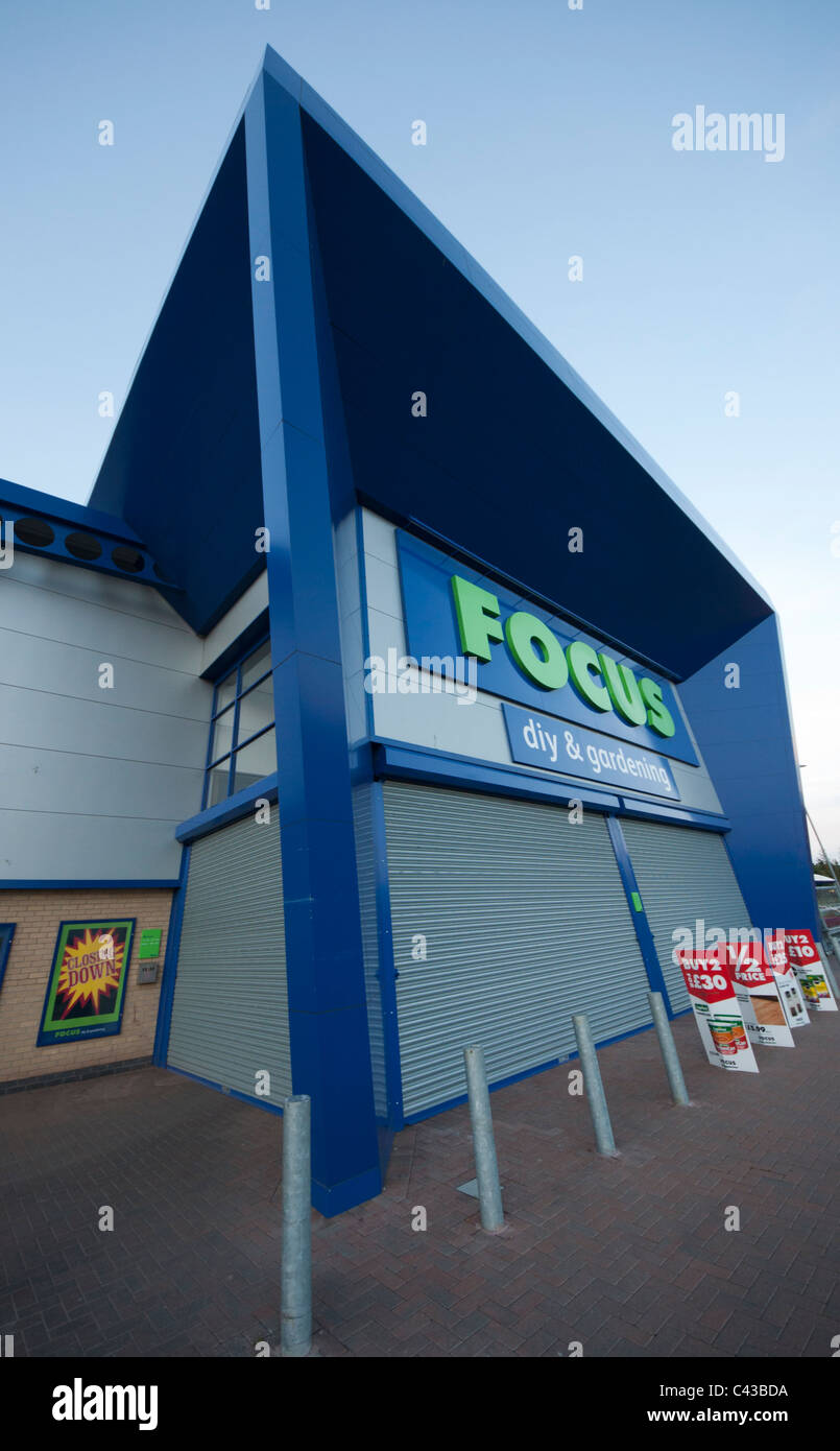Focus DIY store closed Stock Photo - Alamy