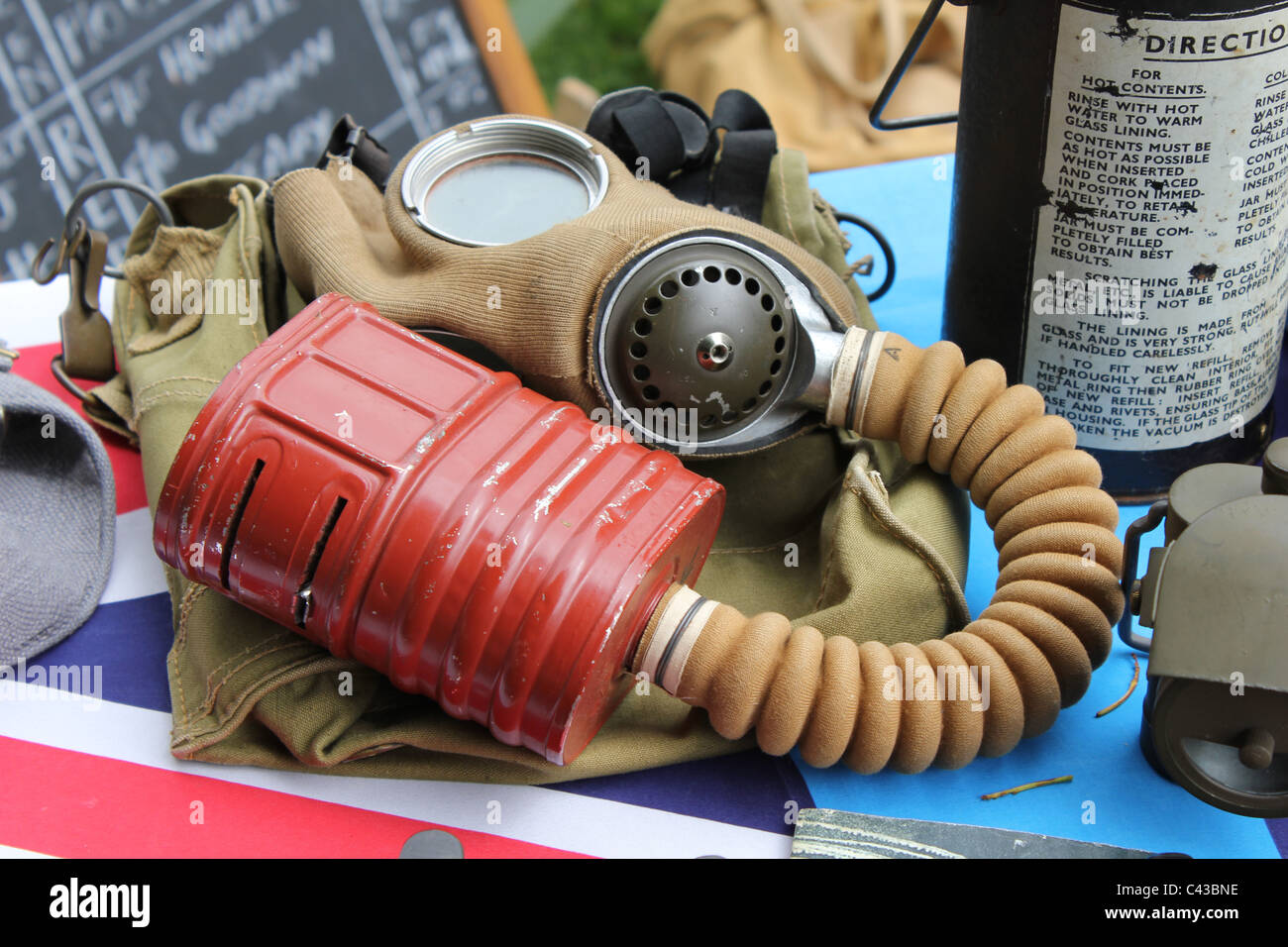 Ww2 gas mask hi-res stock photography and images - Alamy