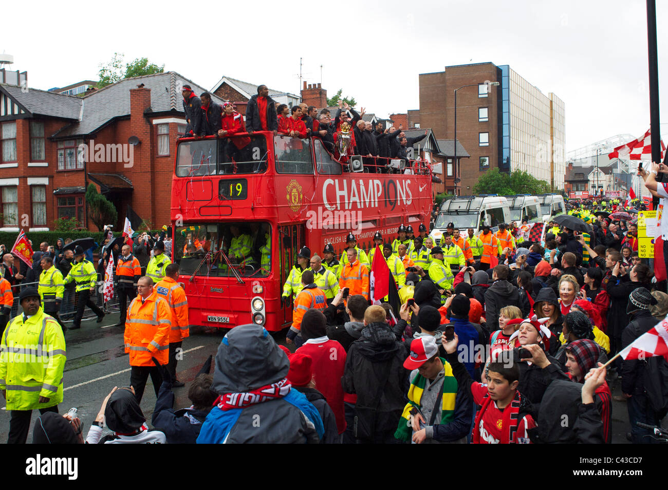 manchester united team on open-top bus celebrate their 19th league ...