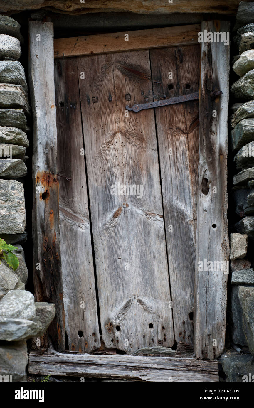 Wood dorr hi-res stock photography and images - Alamy