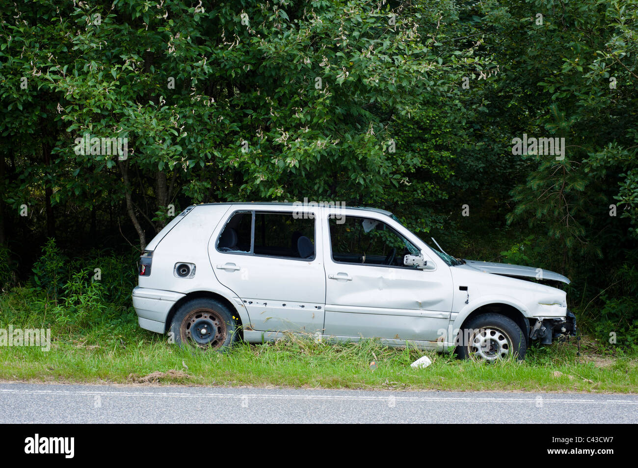 Wracked car hi-res stock photography and images - Alamy