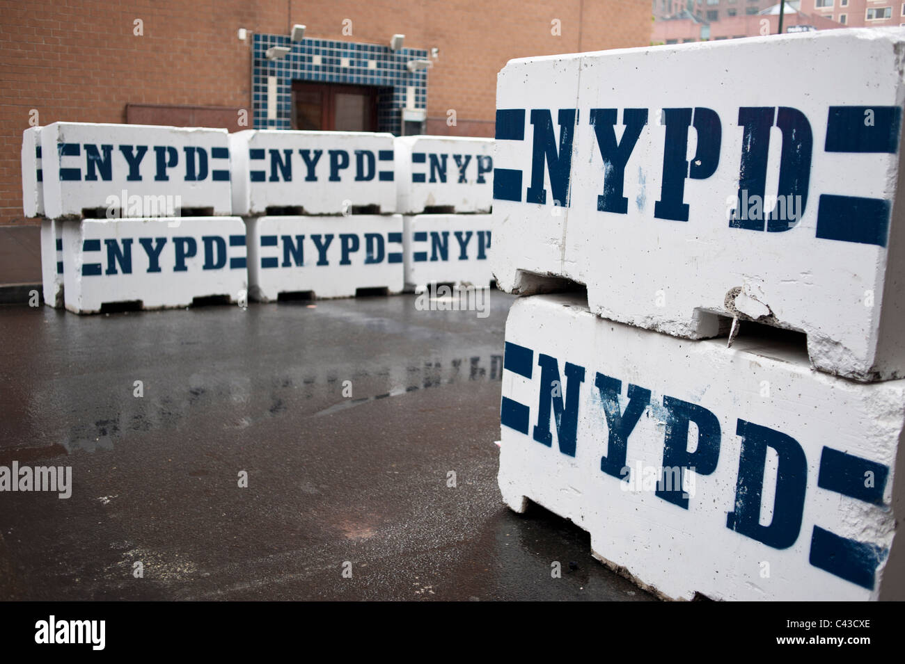 NYPD concrete blocks Stock Photo - Alamy