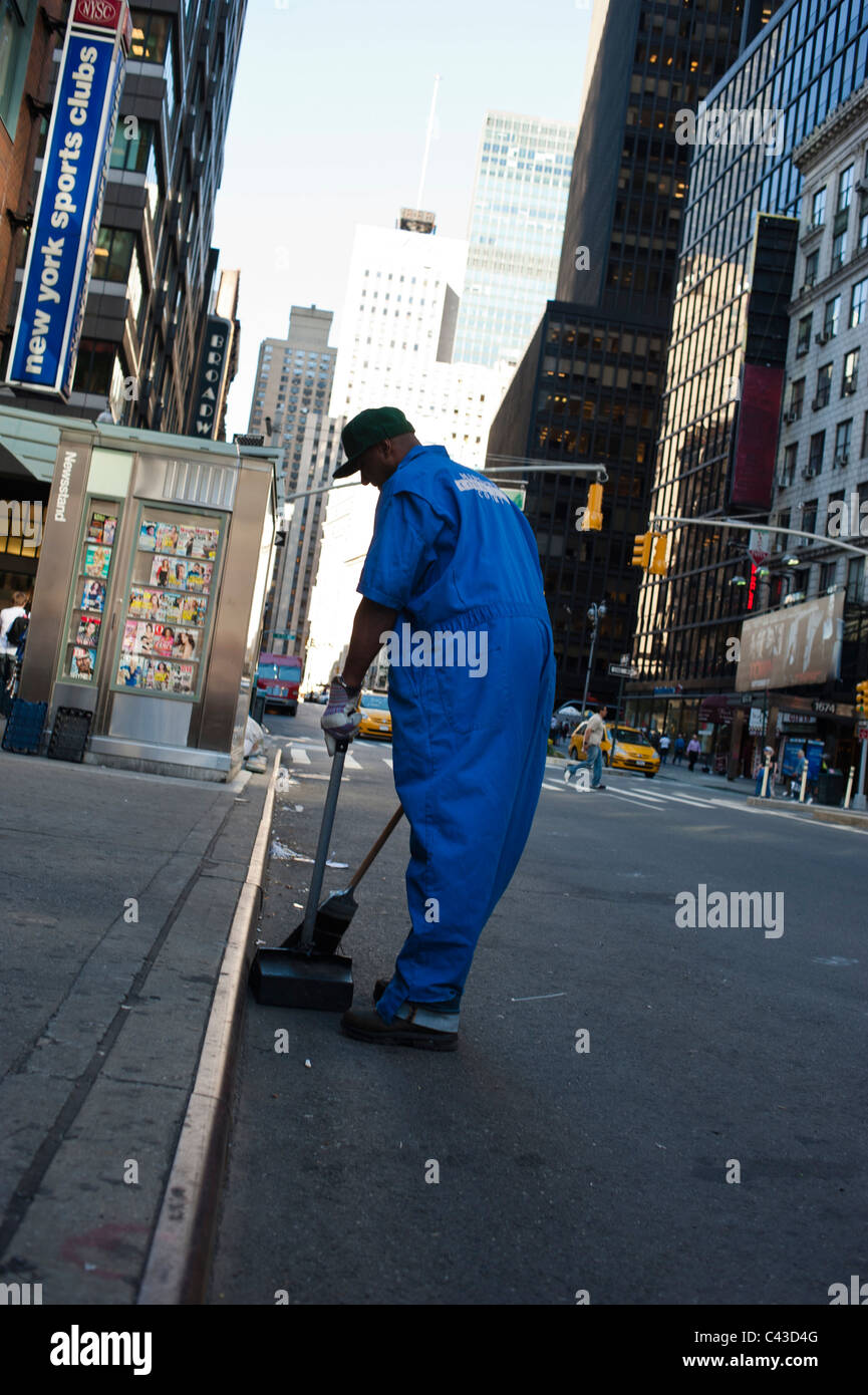 Street cleaner on Manhattan, New York Stock Photo - Alamy