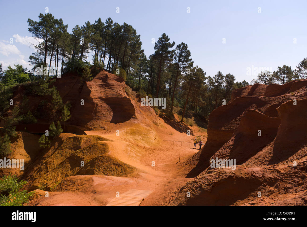 Sentier des Ocres (Ochre Trail), Roussillon, Vaucluse, France Stock ...