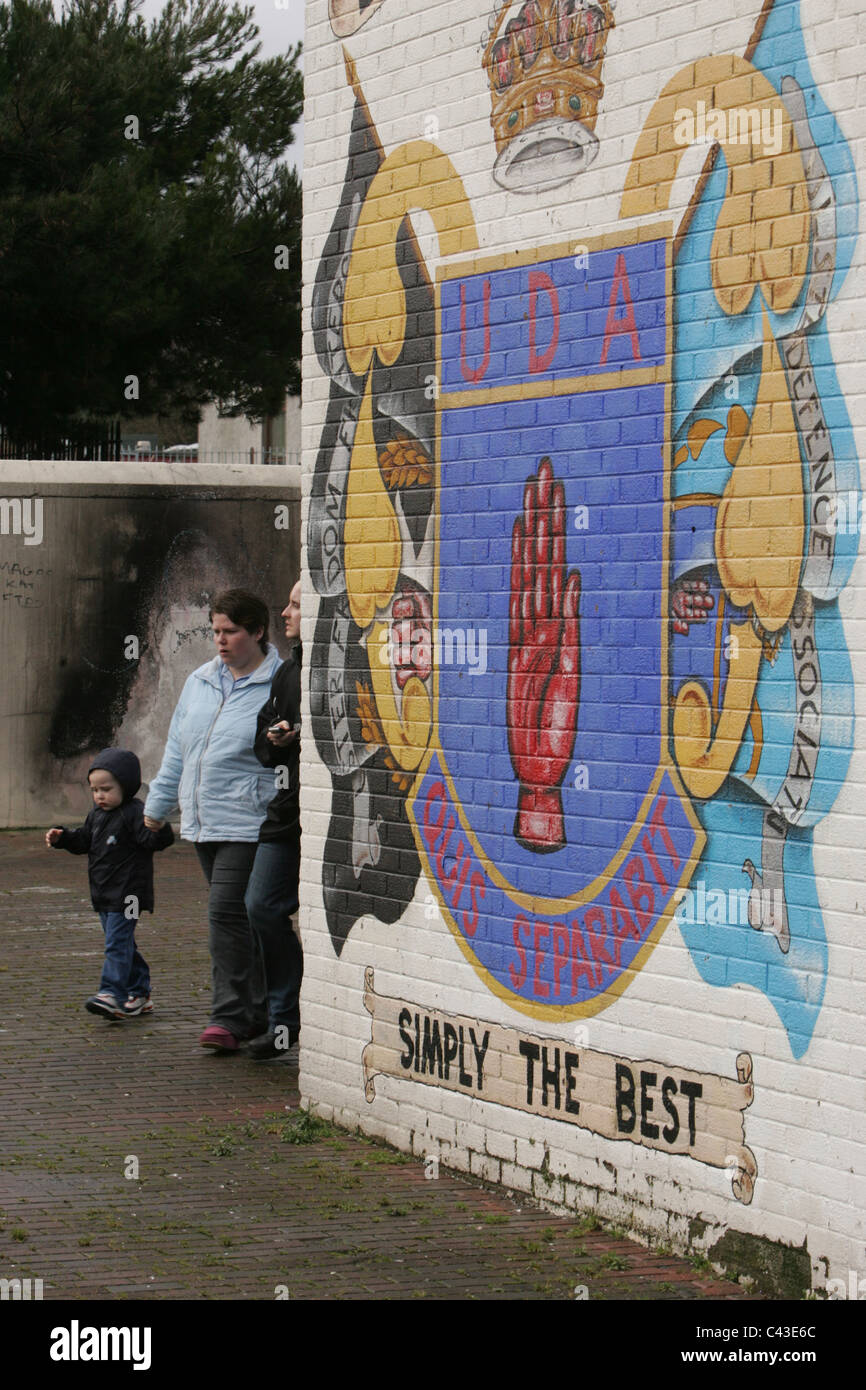 Loyalist Mural in west Belfast, Northern Ireland Stock Photo - Alamy