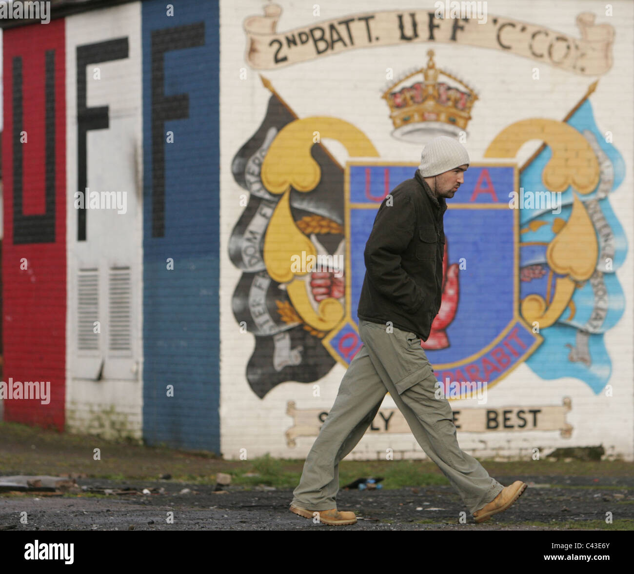 Loyalist Mural in west Belfast, Northern Ireland Stock Photo - Alamy