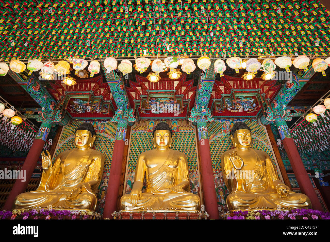 Jogyesa temple daeungjeon hall hi-res stock photography and images - Alamy