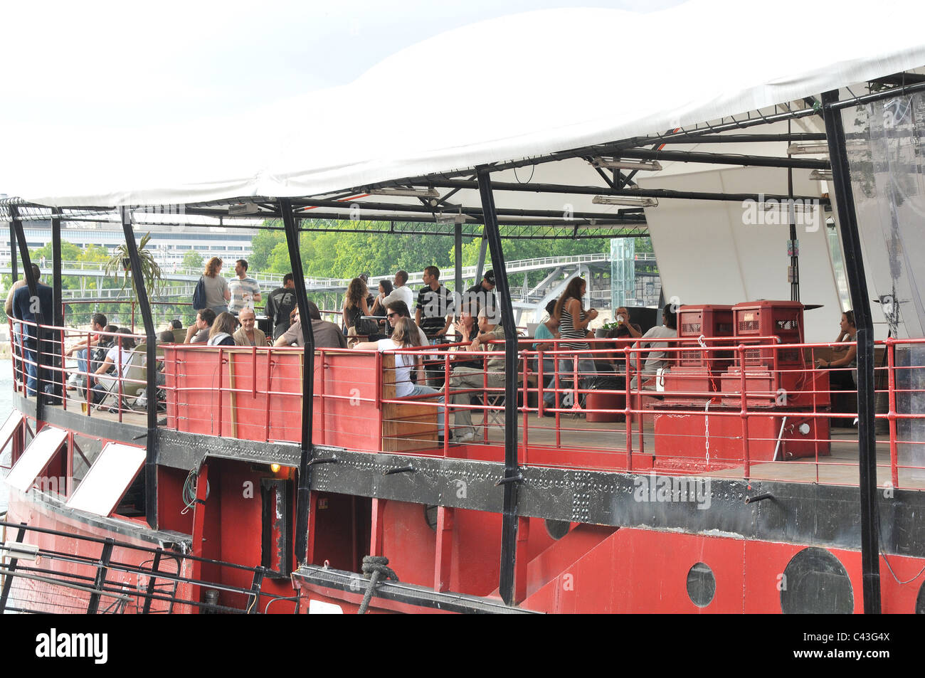 France paris barge on hi-res stock photography and images - Alamy