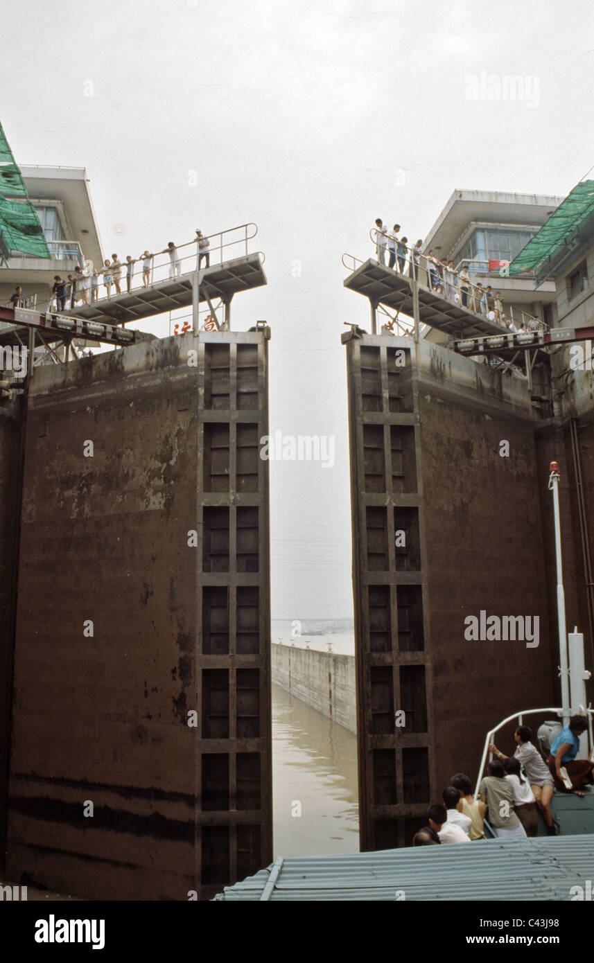 Gezhouba dam hi-res stock photography and images - Alamy