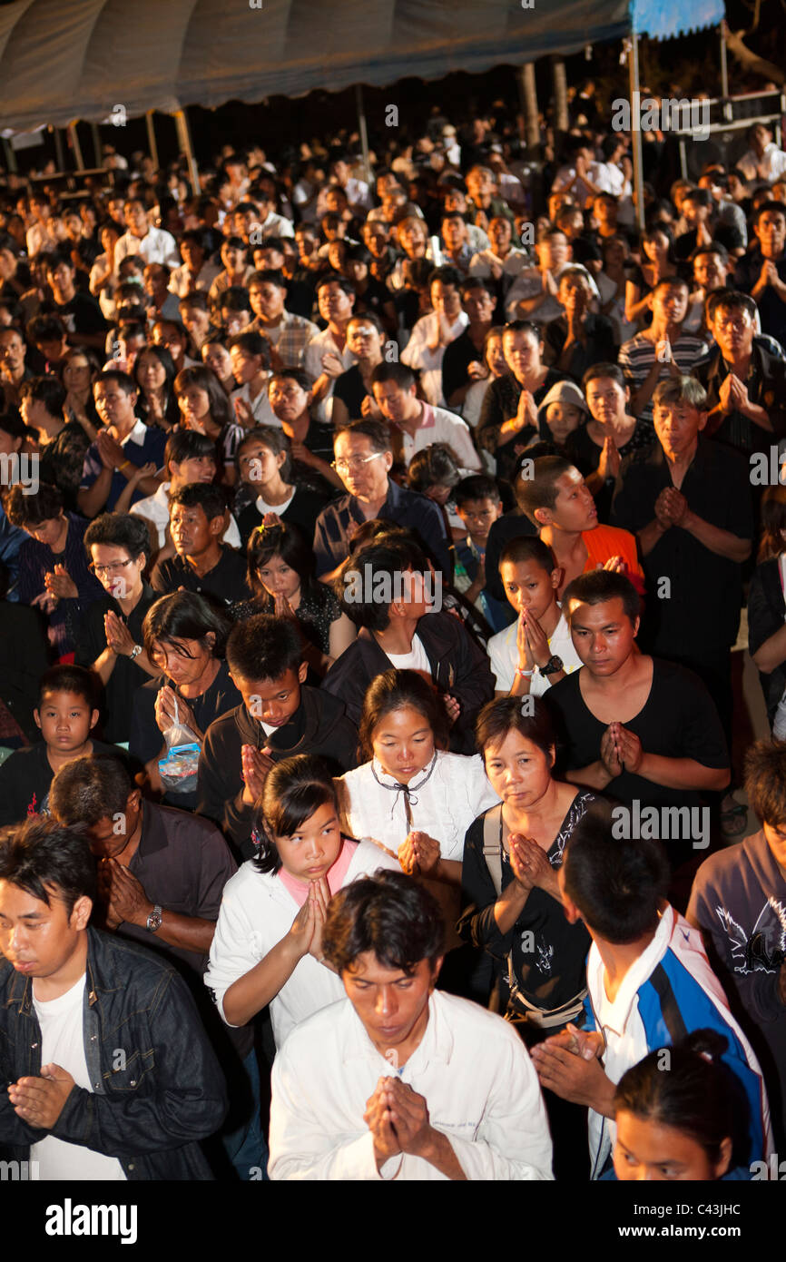 Crowd people pray for great monk Krubakumbun Paphakaro`s cremation ...
