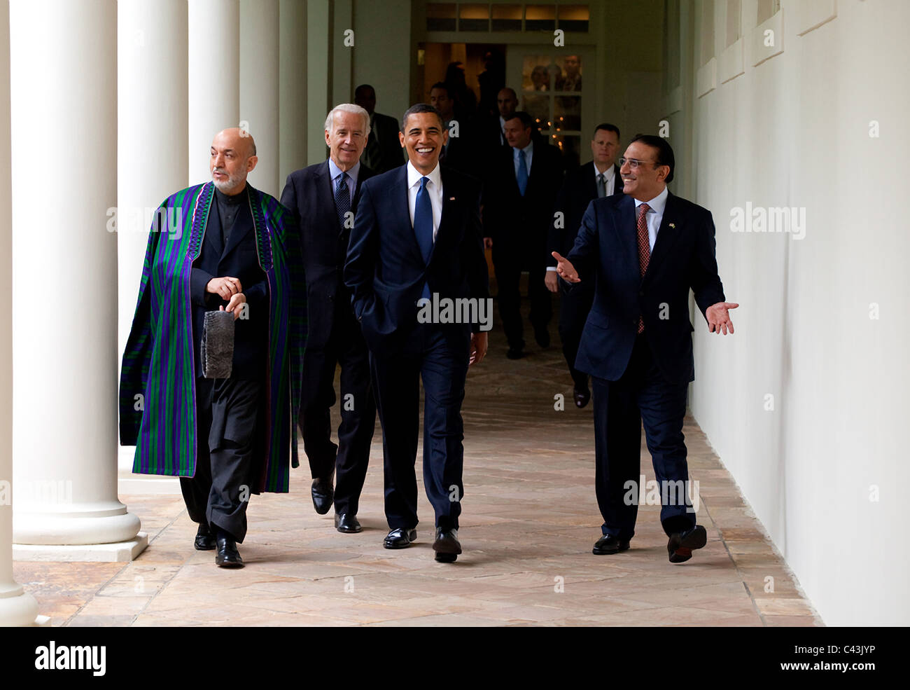 President Barack Obama (c) with Afghan President Karzai and Pakistan ...