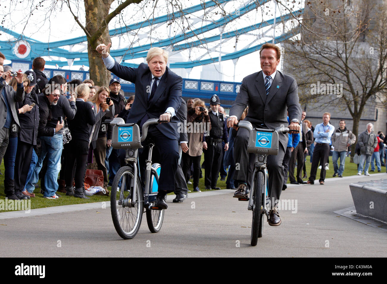 Riding london boris bikes hi-res stock photography and images - Alamy