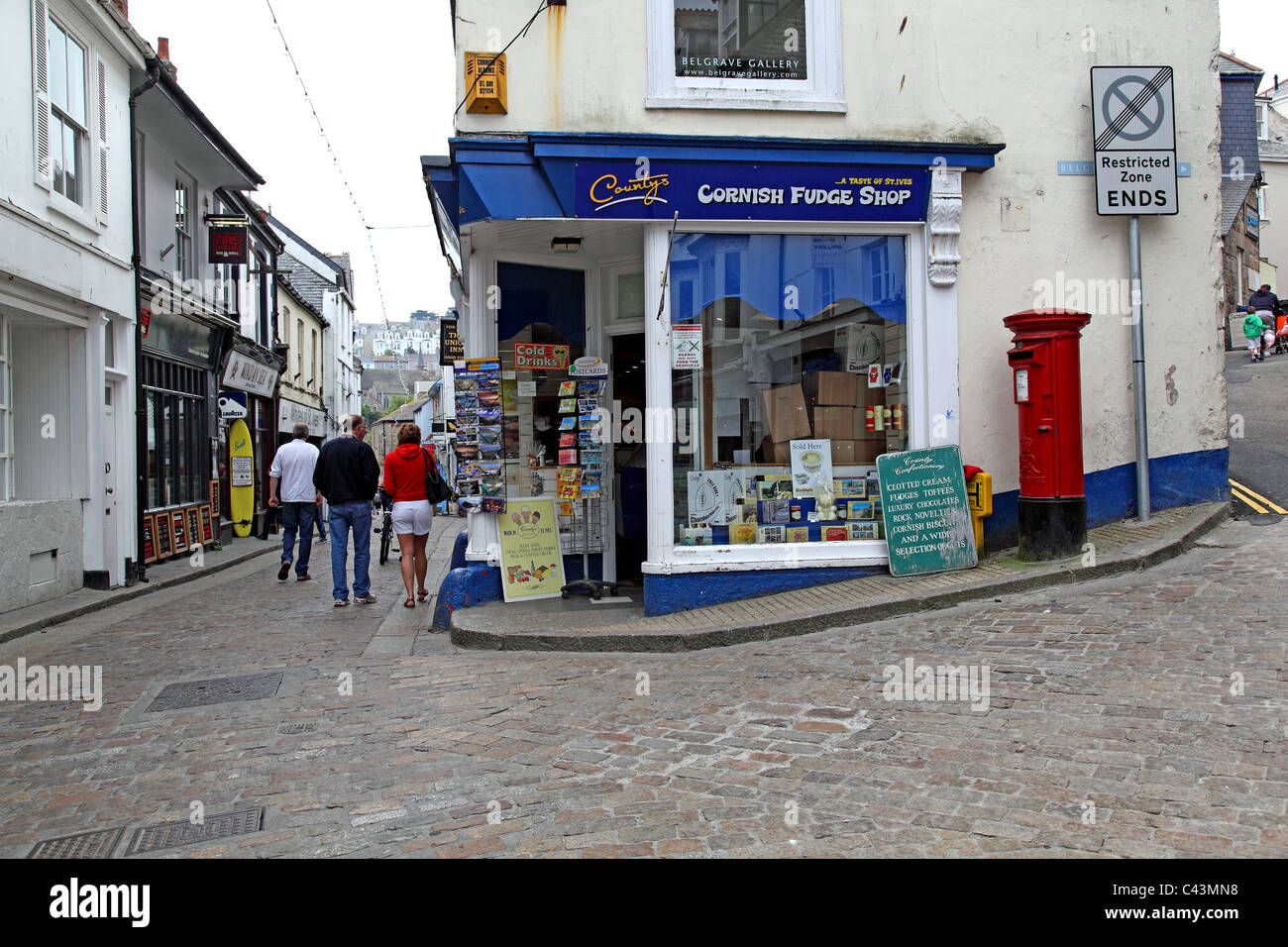 st ives high street shops Stock Photo - Alamy