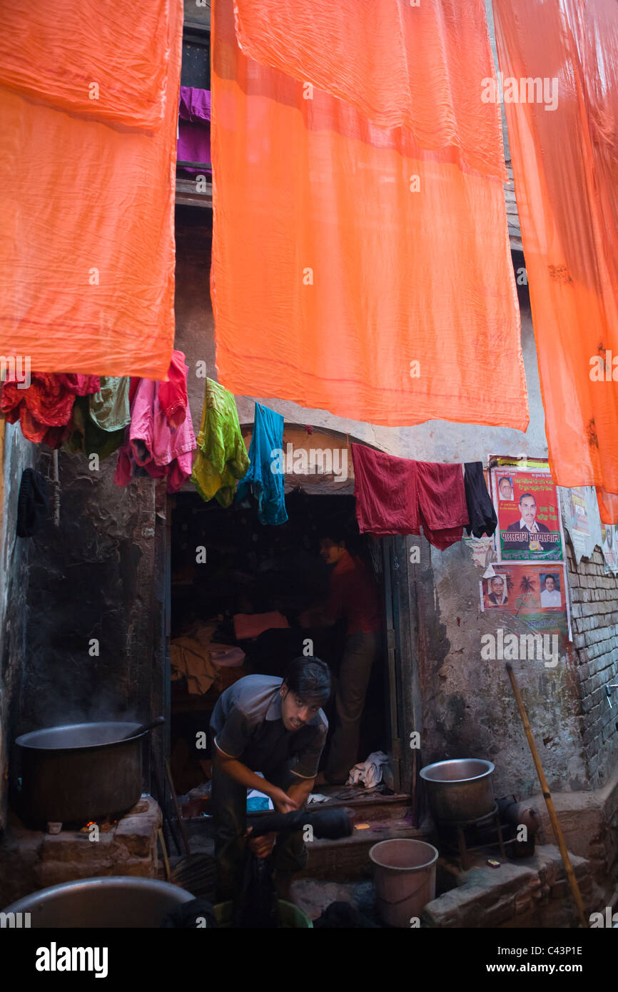 Cloth dyer hi-res stock photography and images - Alamy