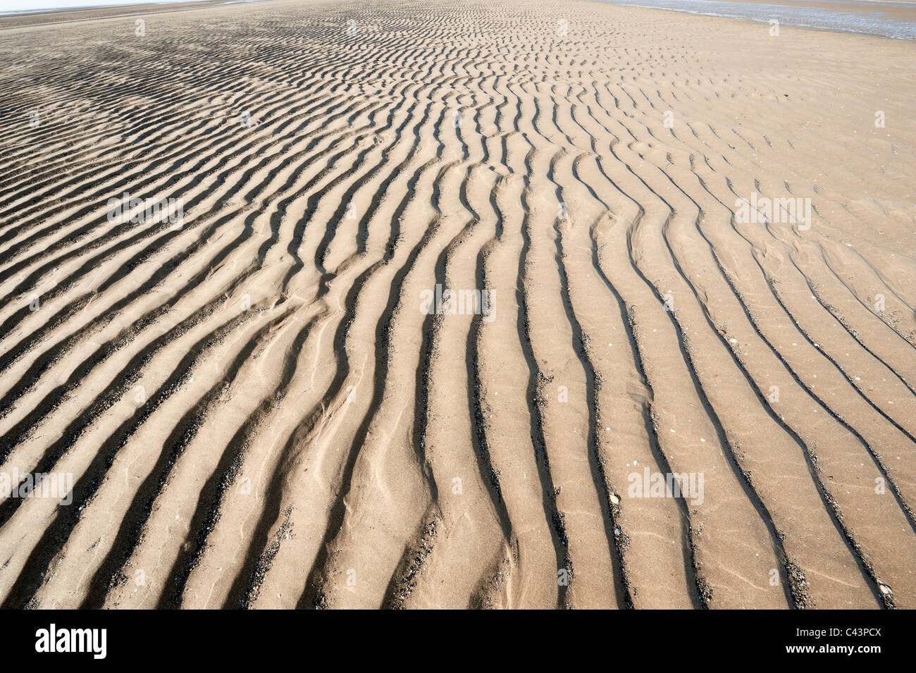 Horizontal ripples hi-res stock photography and images - Alamy