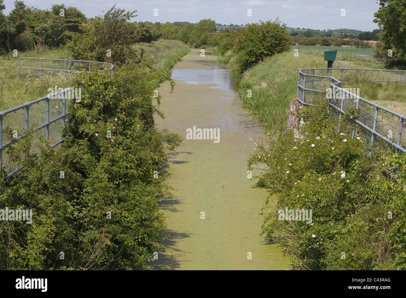 hagnaby lock on the west catchwater drain in Lincolnshire Stock Photo ...