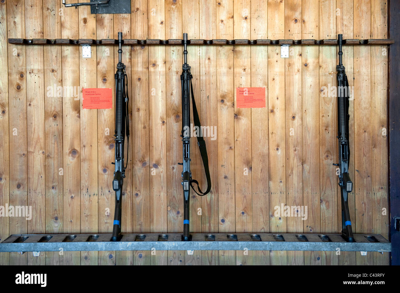 Shooting gallery hi-res stock photography and images - Alamy