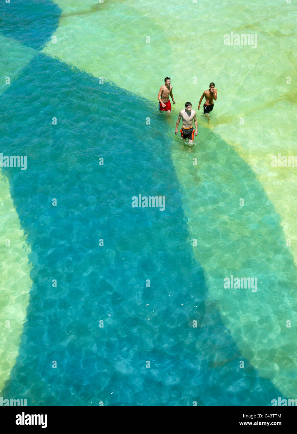 Teenagers swimming outside hi-res stock photography and images - Alamy