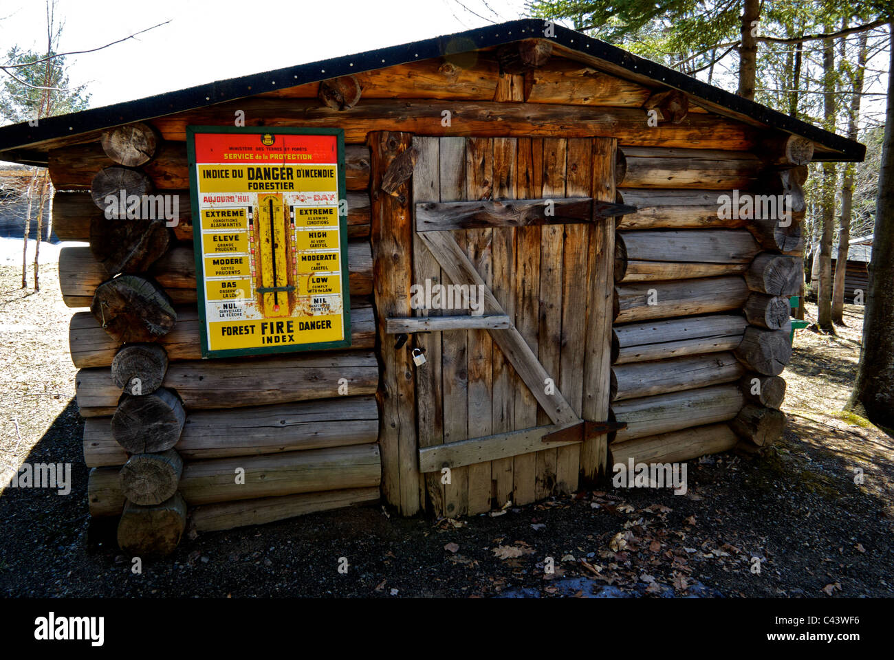 Ranger cabin hi-res stock photography and images - Alamy