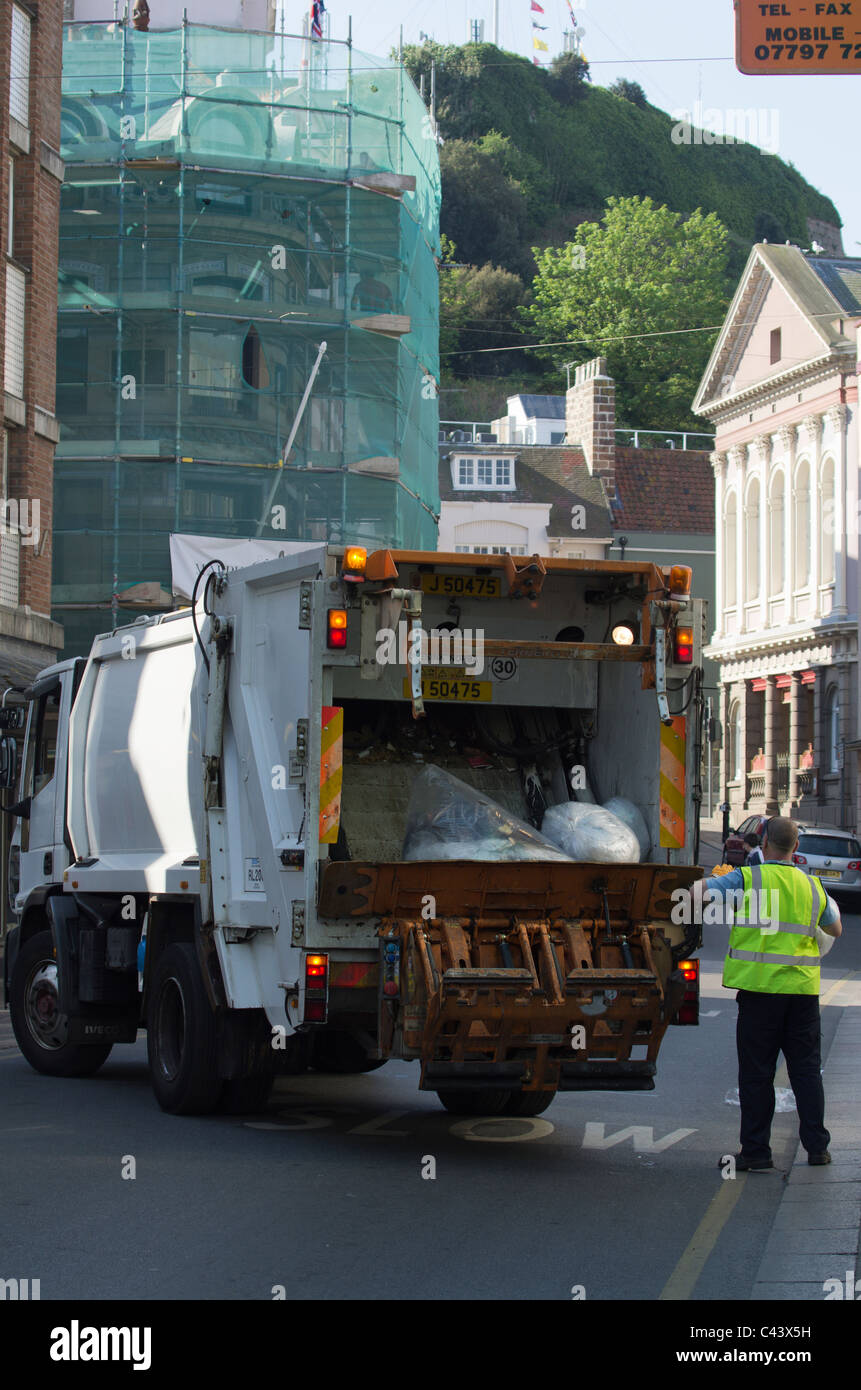 Rubbish lorry hi-res stock photography and images - Alamy