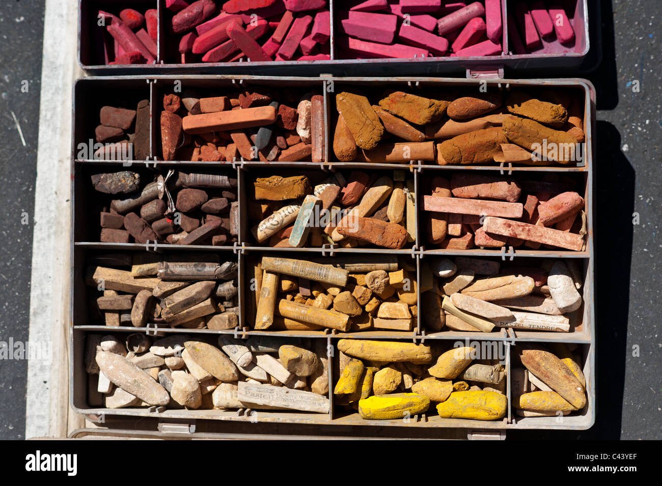 Chalk box hi-res stock photography and images - Alamy