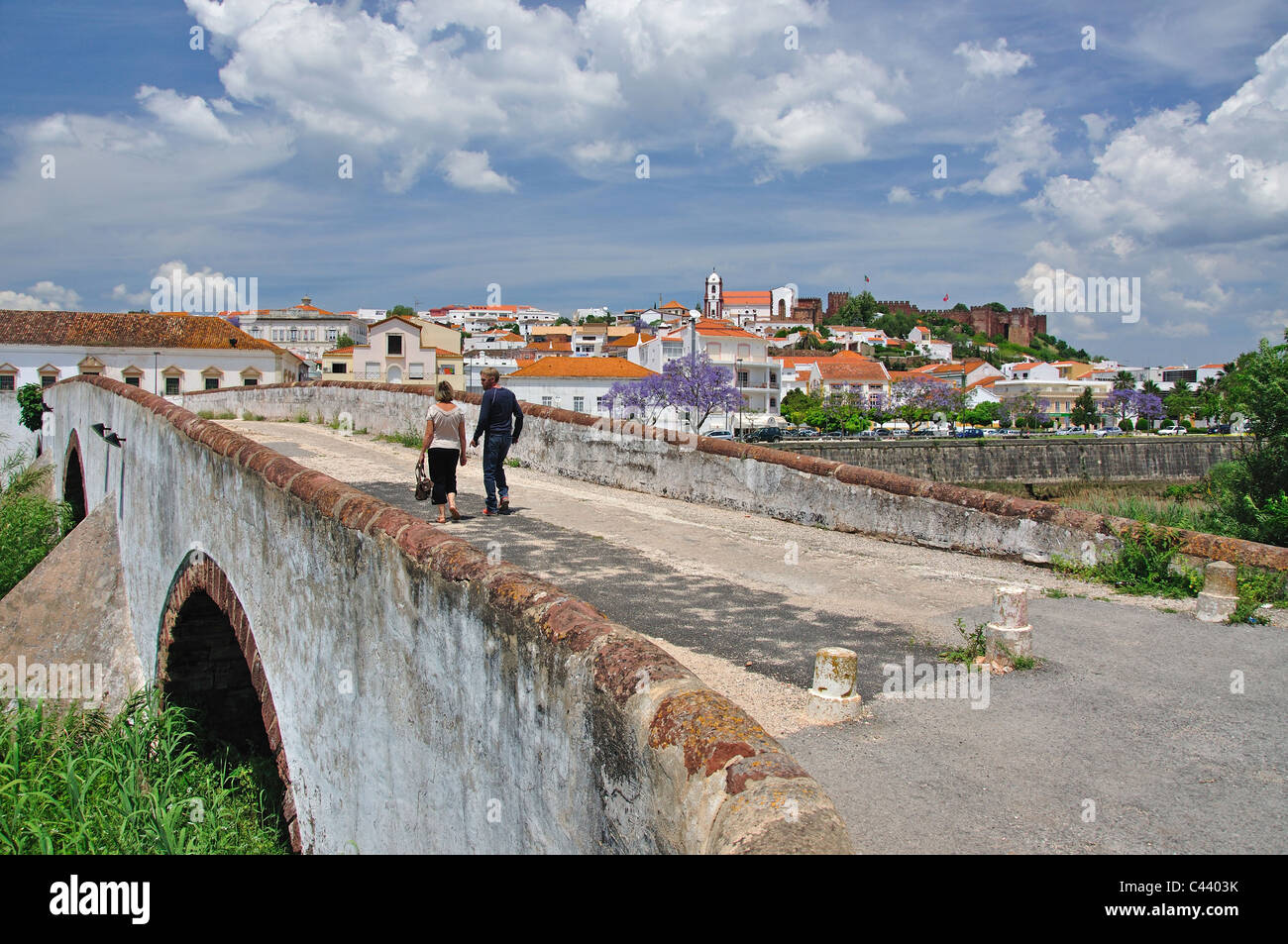 Ancient roman bridge hi-res stock photography and images - Alamy