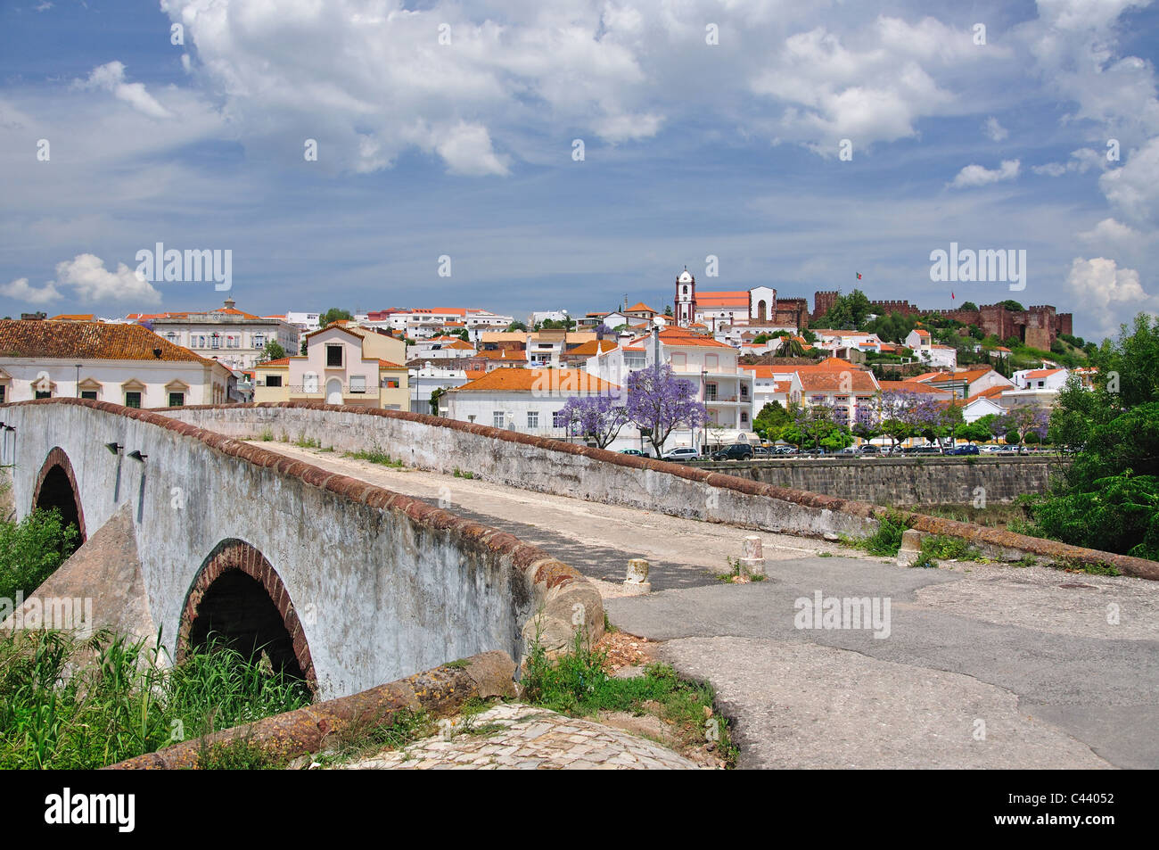 Ancient roman bridge hi-res stock photography and images - Alamy