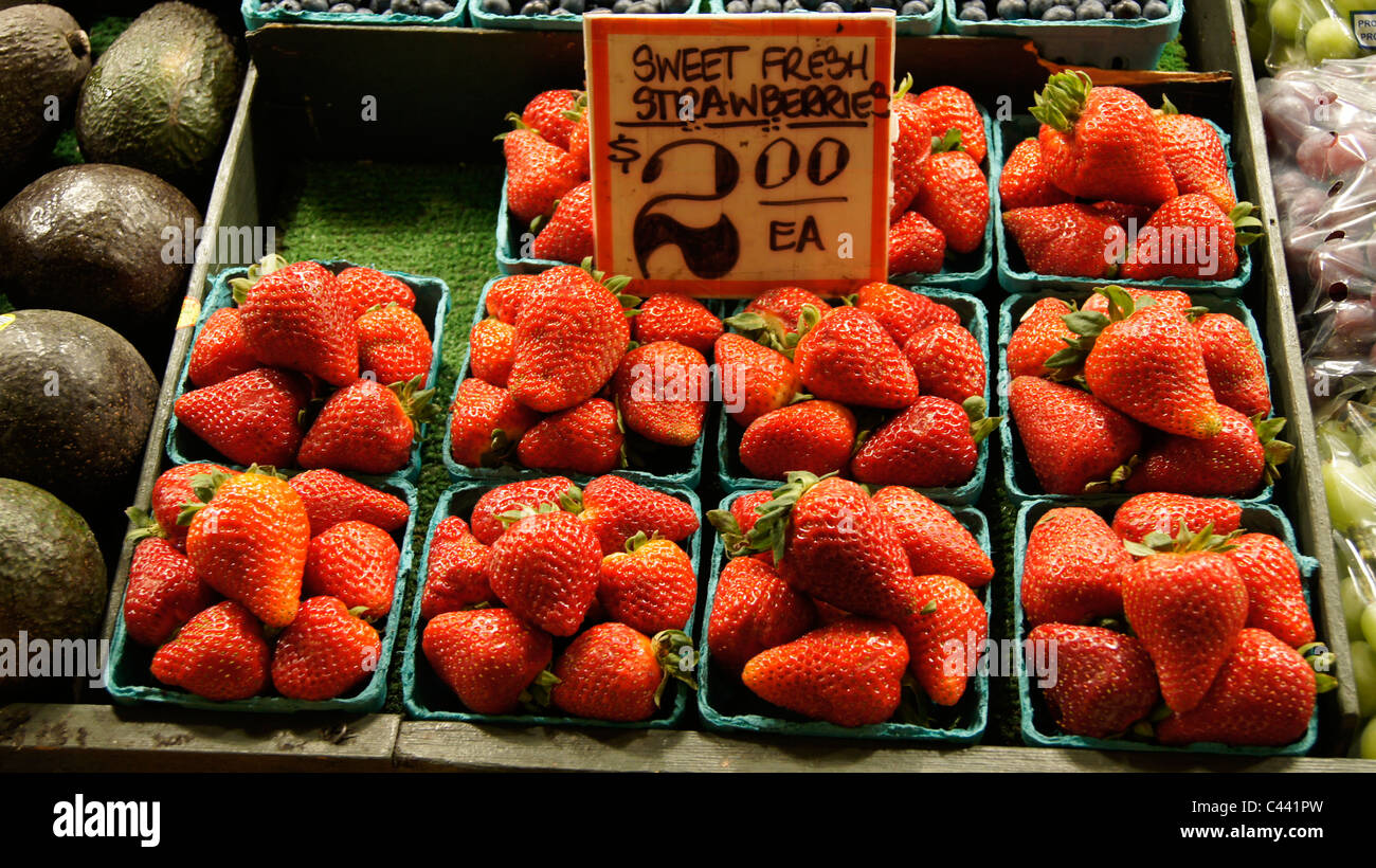 Strawberries farm market hi-res stock photography and images - Alamy