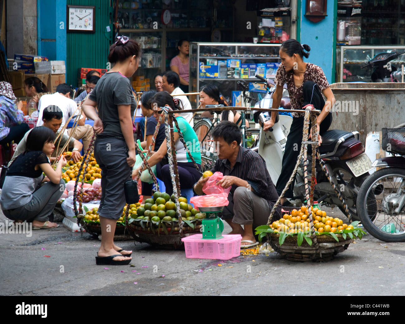 Street market scene, Vietnam Stock Photo - Alamy