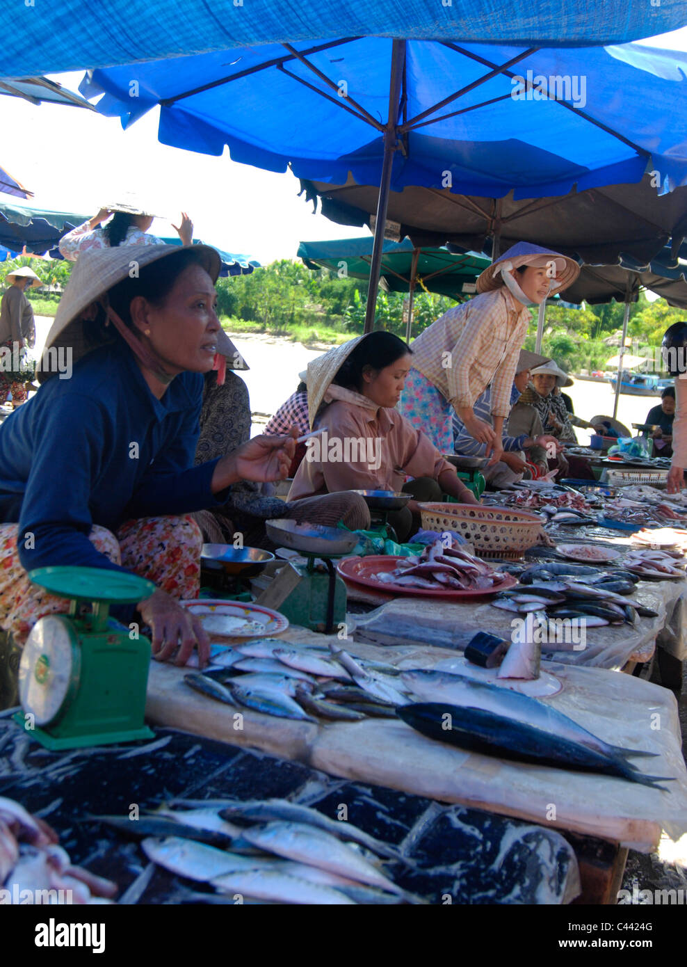 Street market scene, Vietnam Stock Photo - Alamy