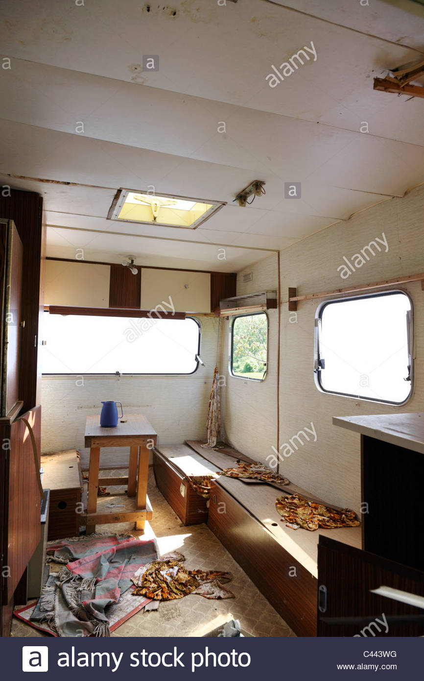 Rubbish Caravan Stock Photos & Rubbish Caravan Stock Images - Alamy