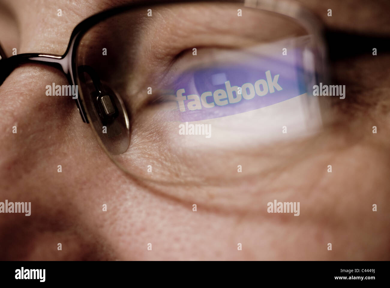 Facebook logo and eye hi-res stock photography and images - Alamy