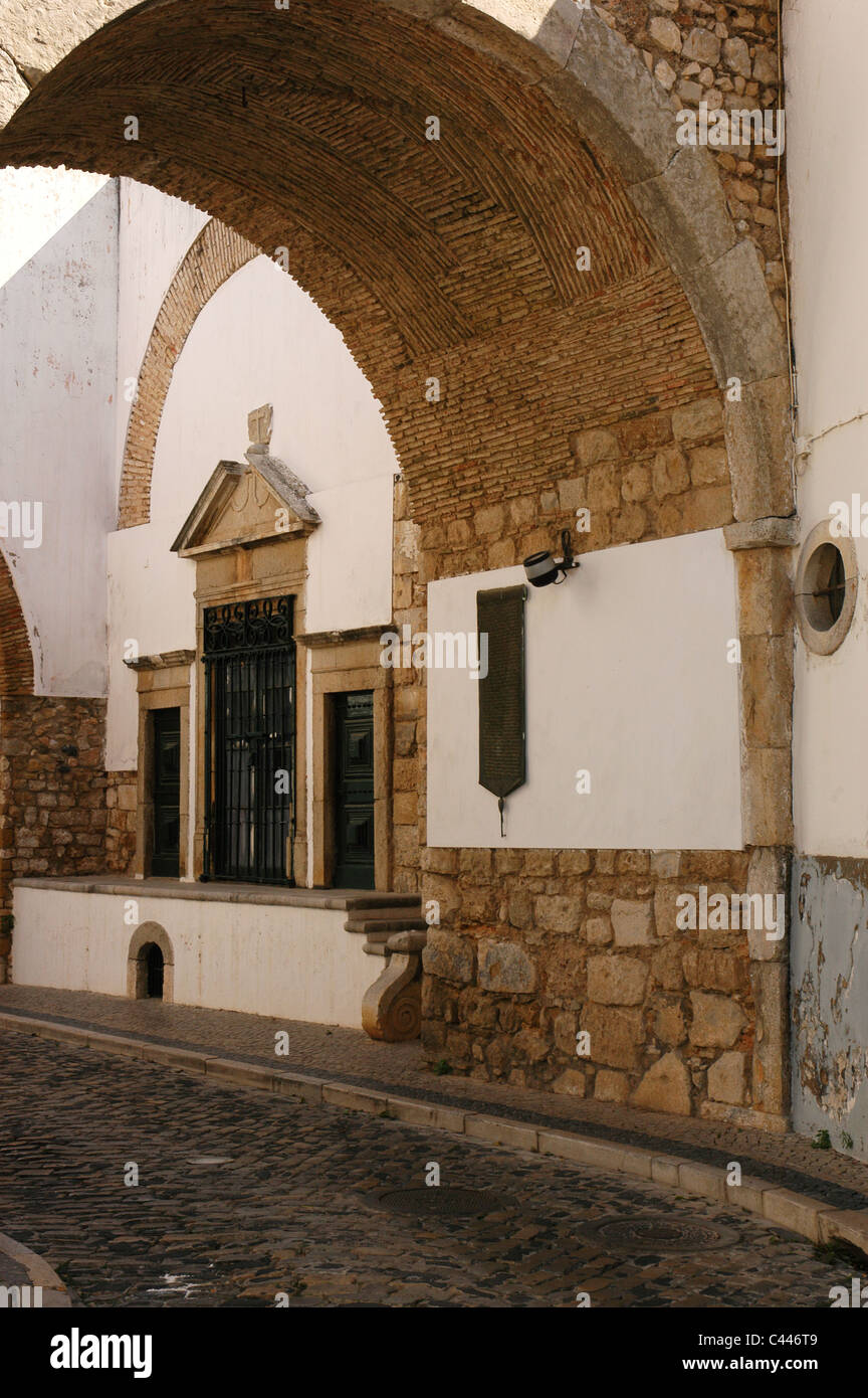Portugal. Faro. Arco do Repouso (Arch of Rest), where king Afonso III ...