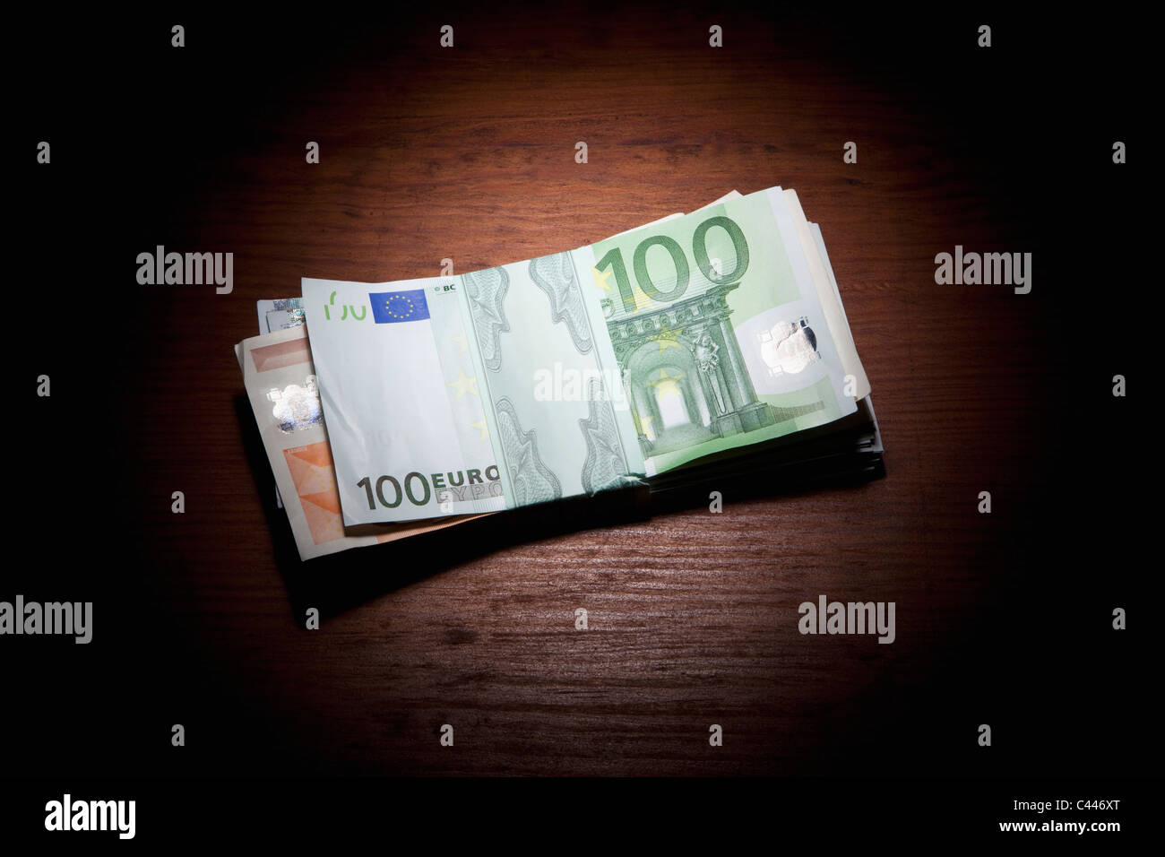 Stack of money hi-res stock photography and images - Alamy