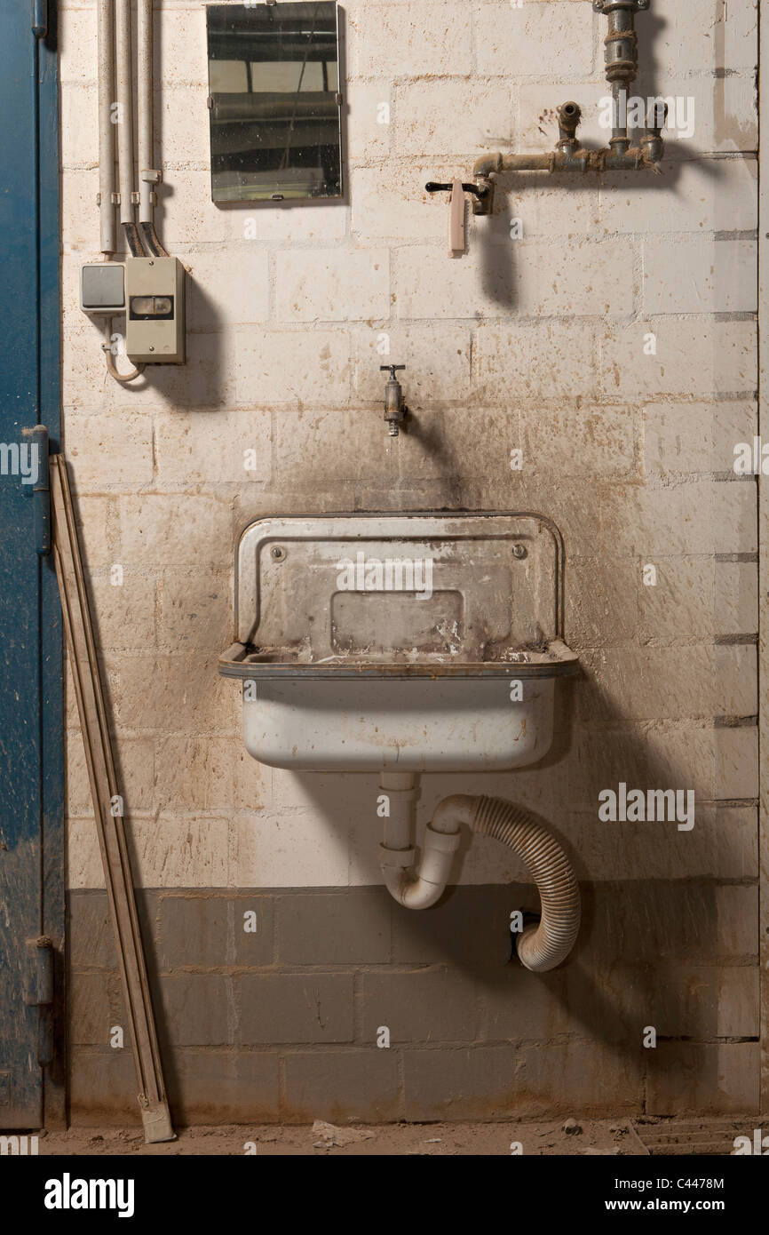 Rusty old washroom Stock Photo - Alamy